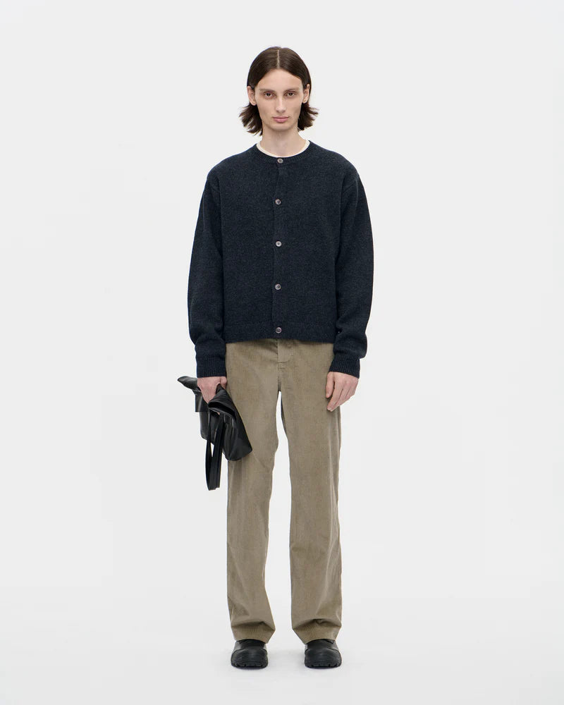 Berner Kühl 「Cardigan Boiled Wool Charcoal」 – SISTER