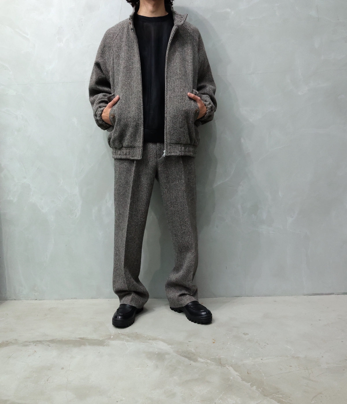 AURALEE「LAMA SHETLAND WOOL TWEED SLACKS / KHAKI TWEED」 – SISTER