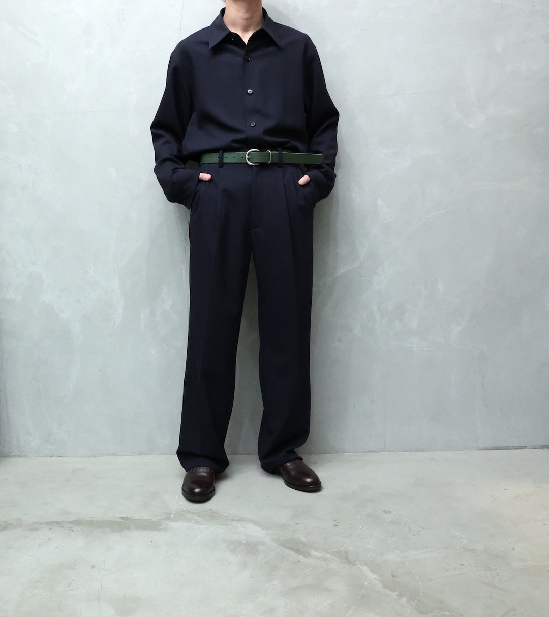 AURALEE「HARD TWIST WOOL DOBBY SLACKS / DARK NAVY」 – SISTER