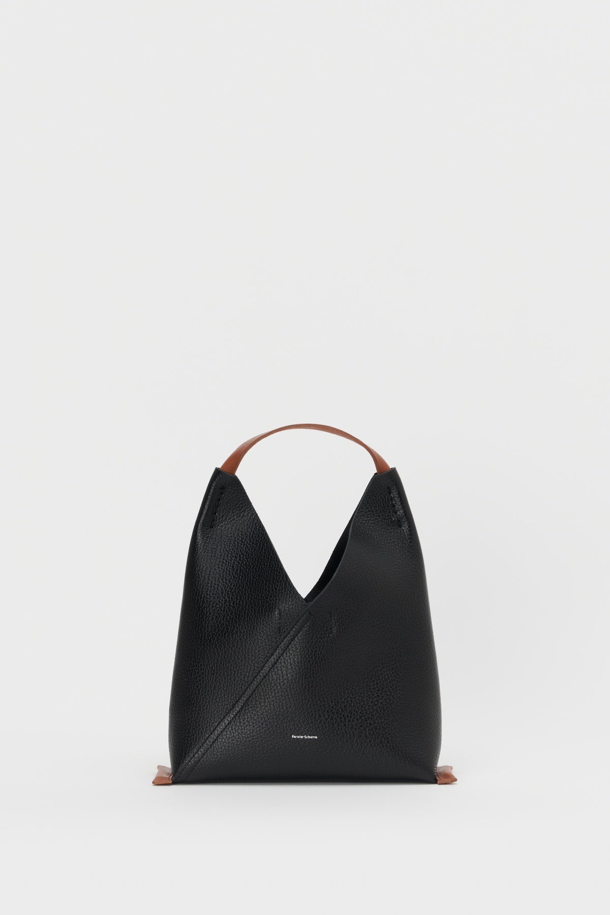 Hender Scheme 「triangle bag / black」 – SISTER